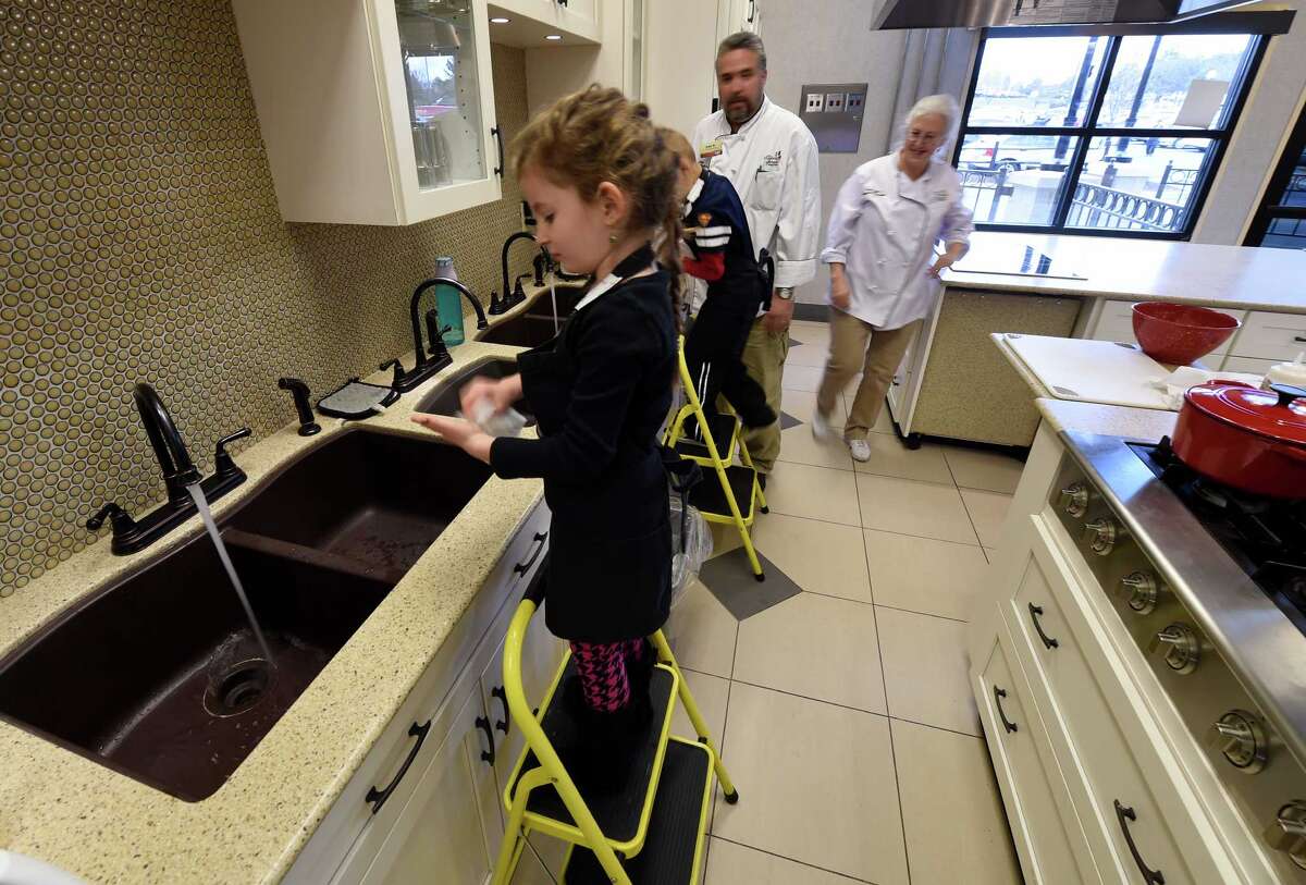 Photos: Kids learn to cook on school break