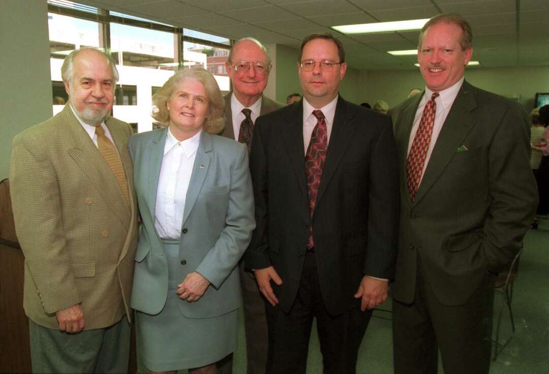Loftis, longtime Chronicle editor, remembered as fair, mischievous