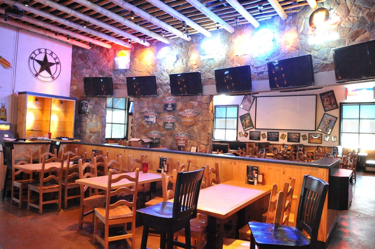 Texas breastaurant CEO offers breast implants after Undercover Boss episode