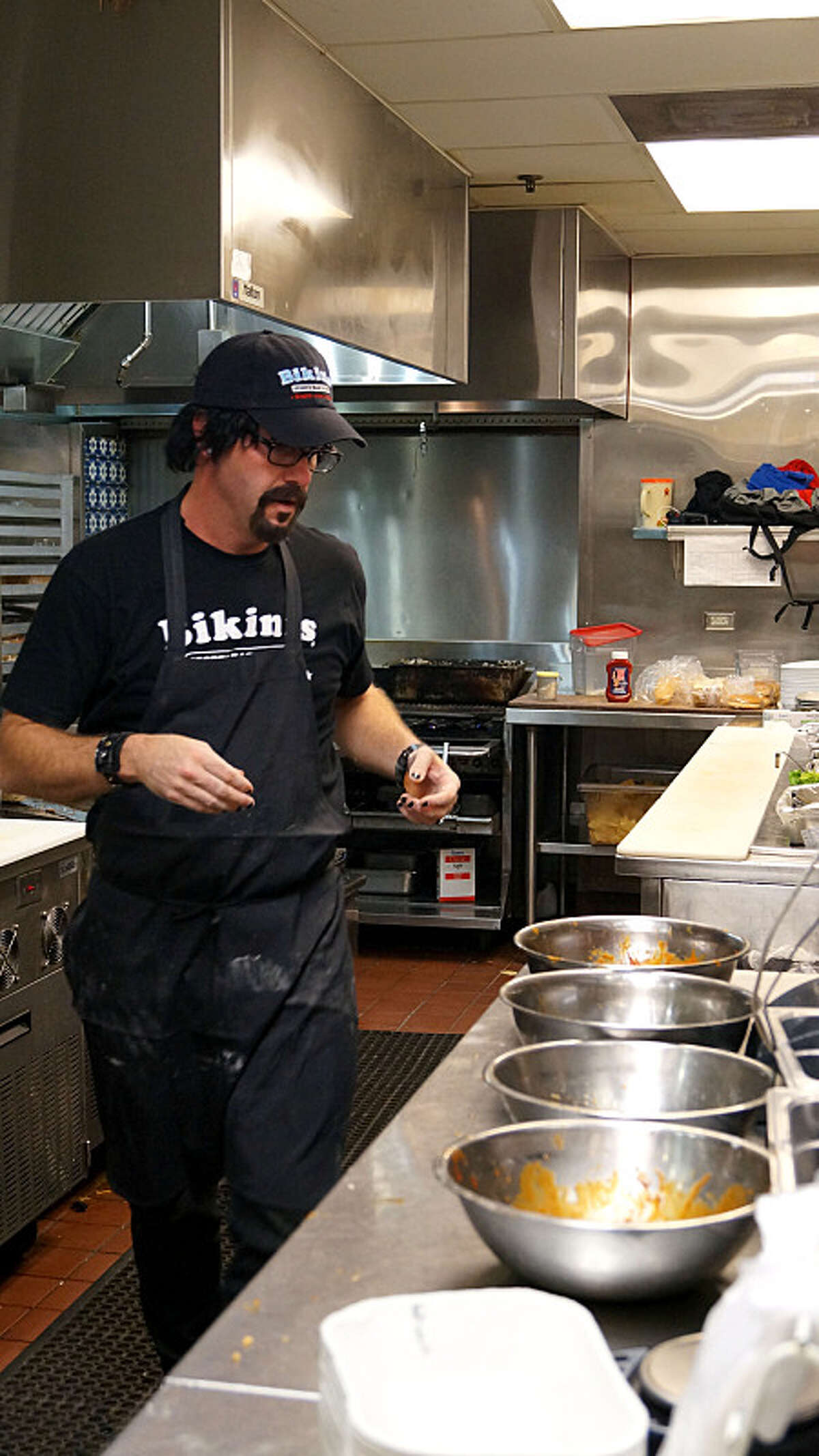 Texas breastaurant CEO offers breast implants after Undercover Boss episode