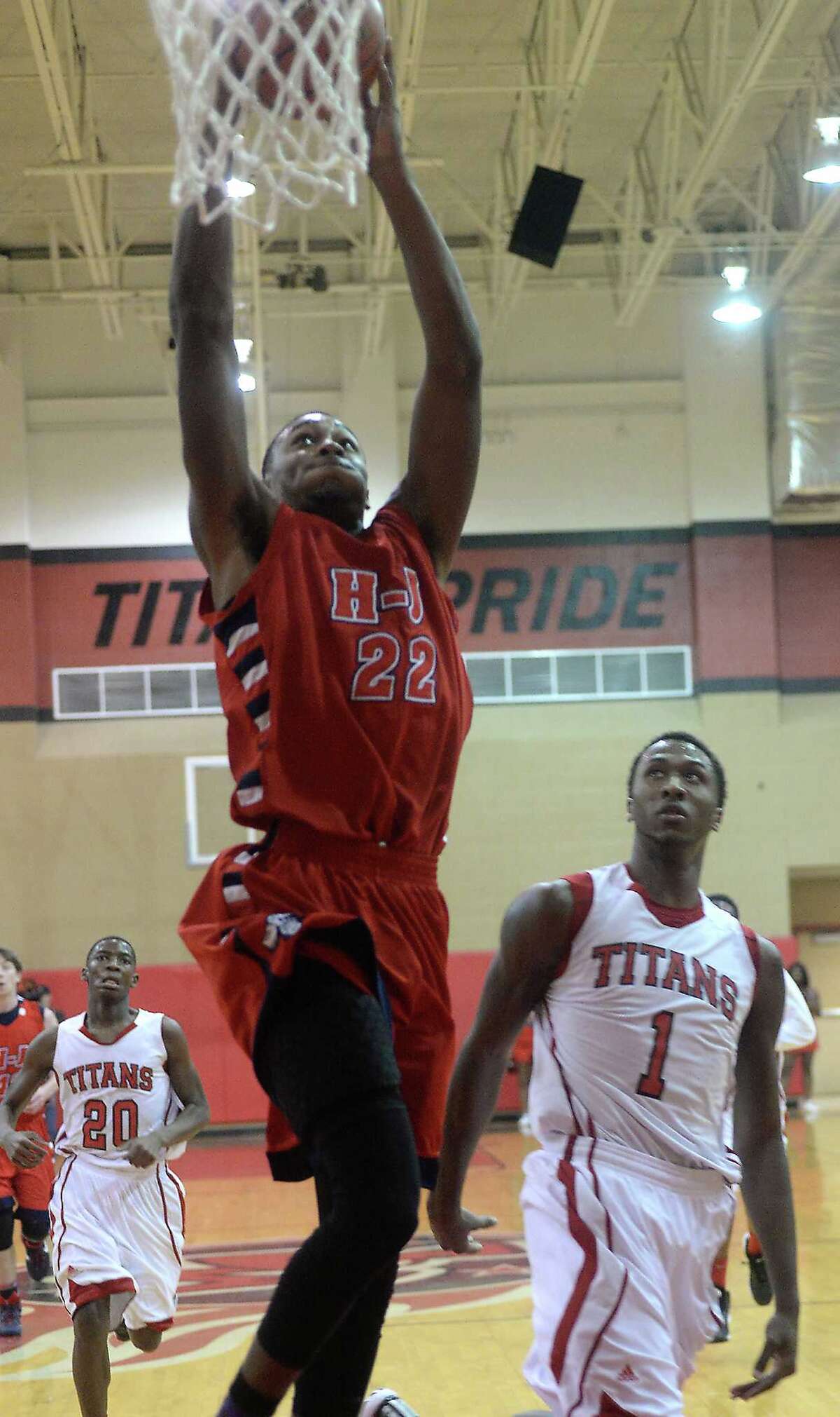 Chatman's big second half leads Titans past H-J