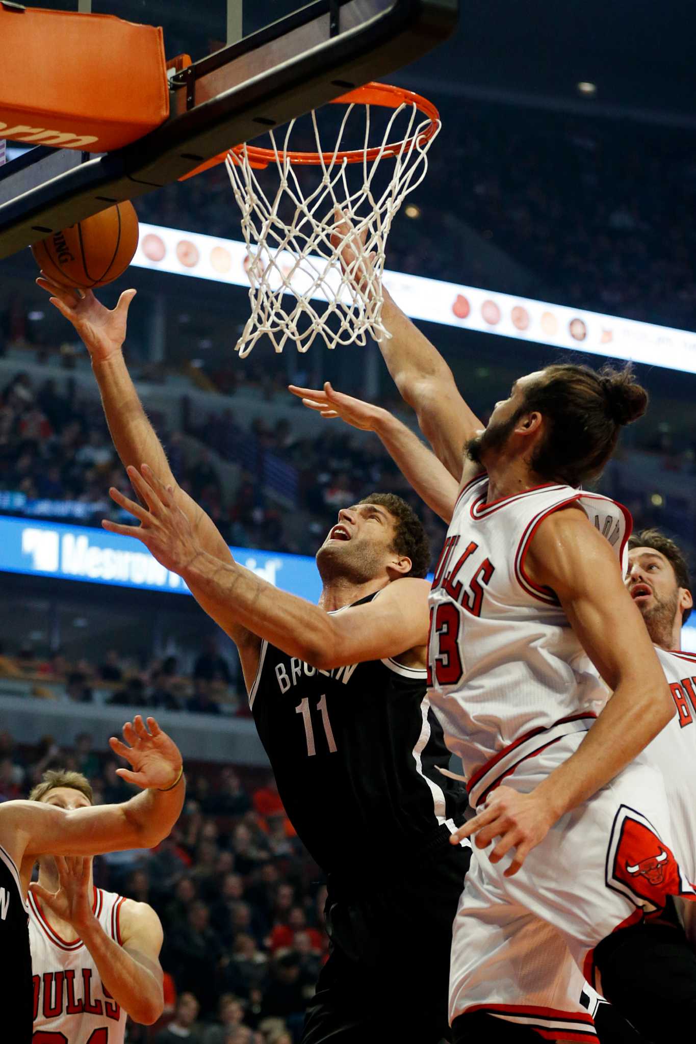 Hot-shooting Nets cool off streaking Bulls