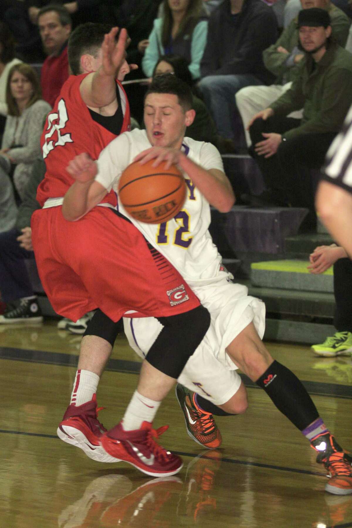 Dominant Dutchmen remain undefeated