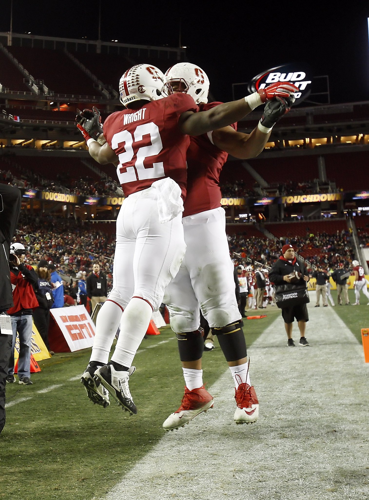 Stanford routs Maryland in Foster Farms Bowl