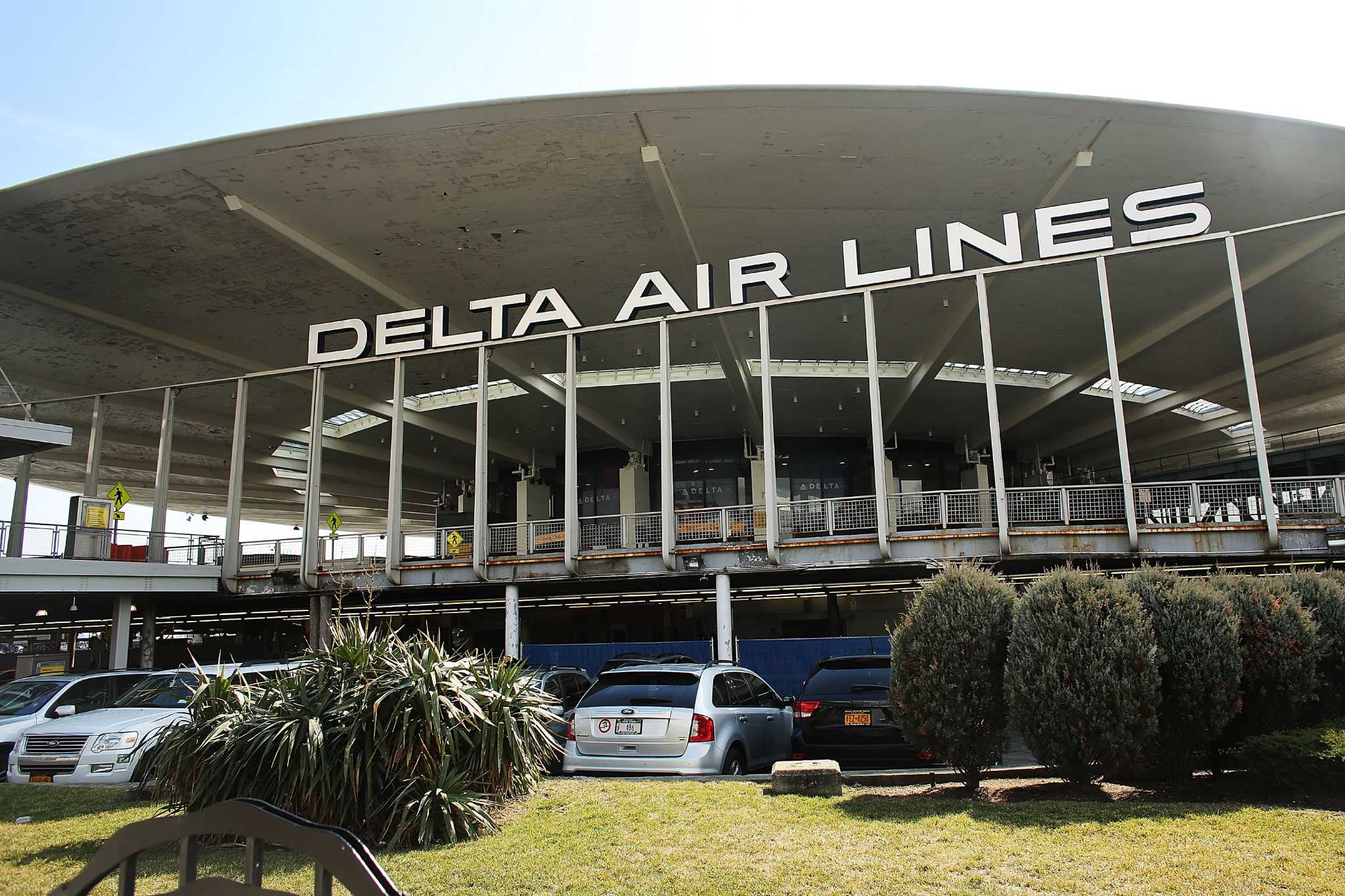 Delta flight from SFO diverted for woman with labor issues