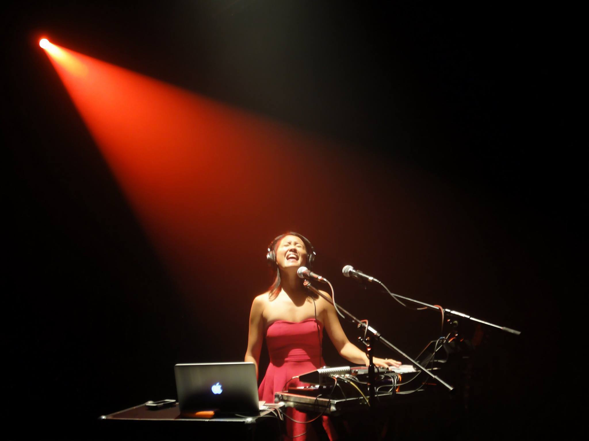 Digital master: Kawehi brings one-woman show to FTC