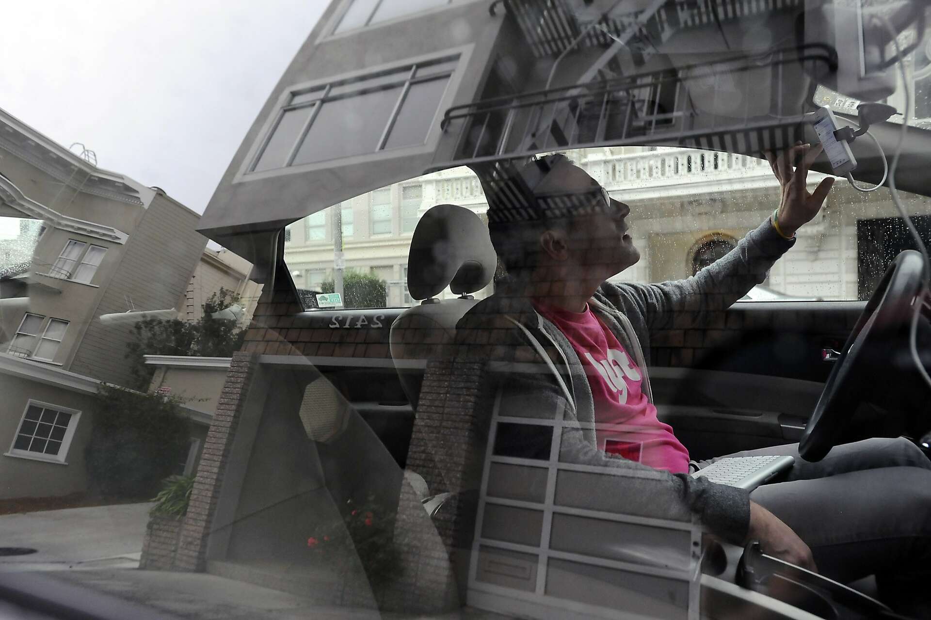 Deaf drivers flocking to Lyft