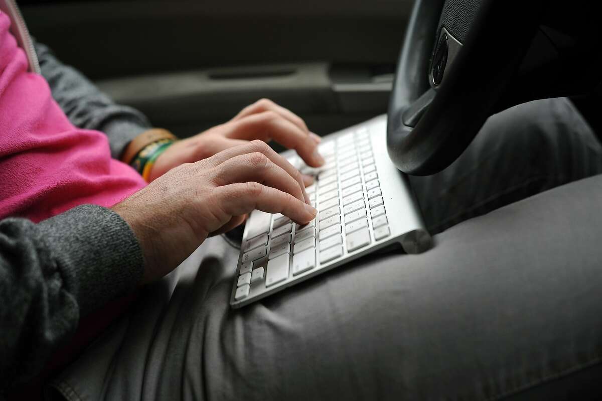 Deaf drivers flocking to Lyft