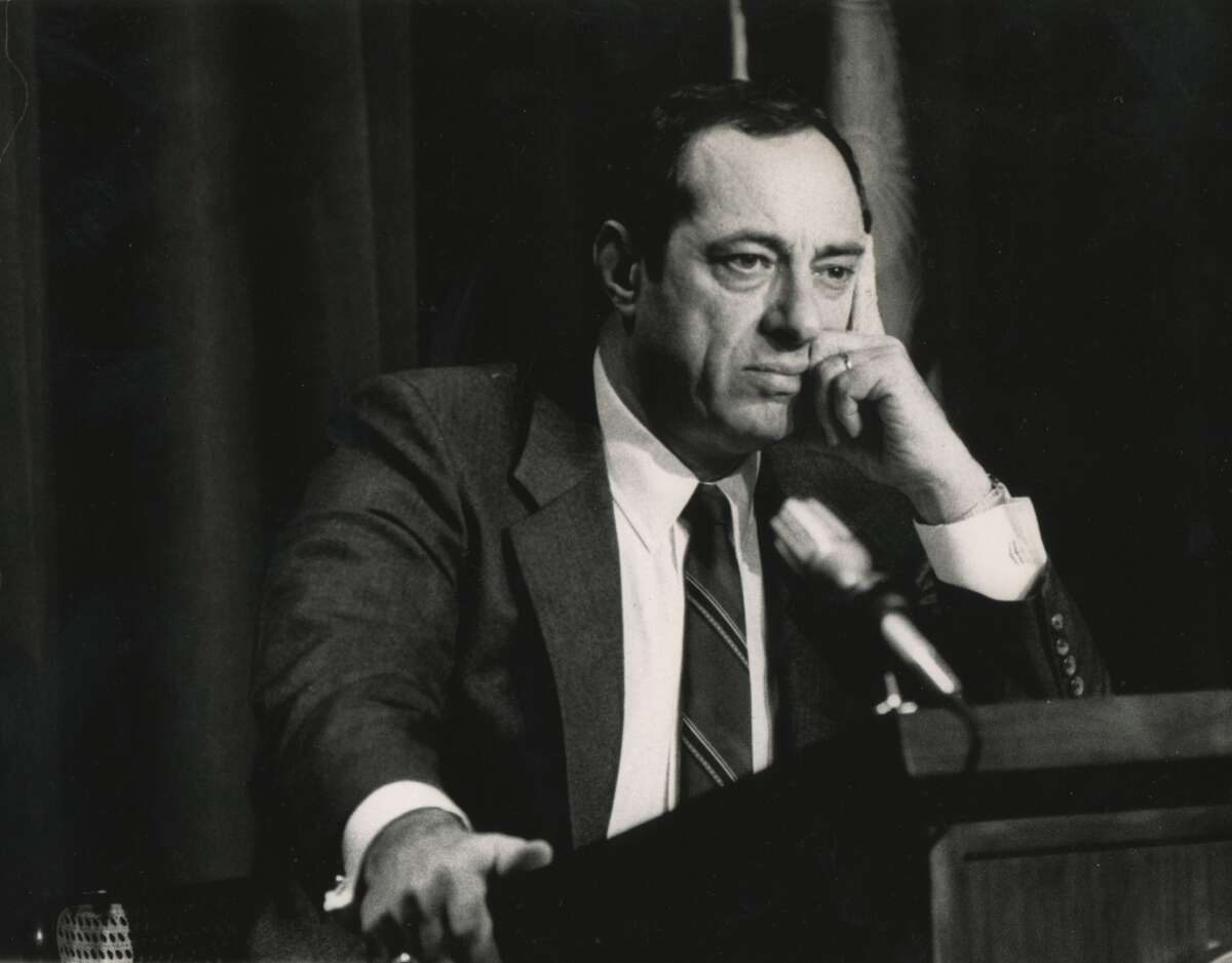 Gov. Mario M. Cuomo, conscience of nation, dies at 82