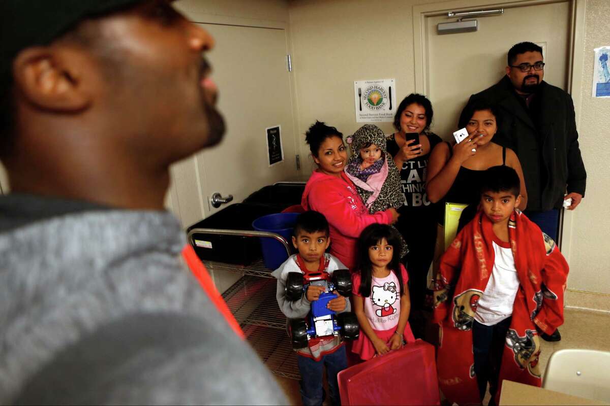 Once-homeless Raider James Jones brings hope to shelter children