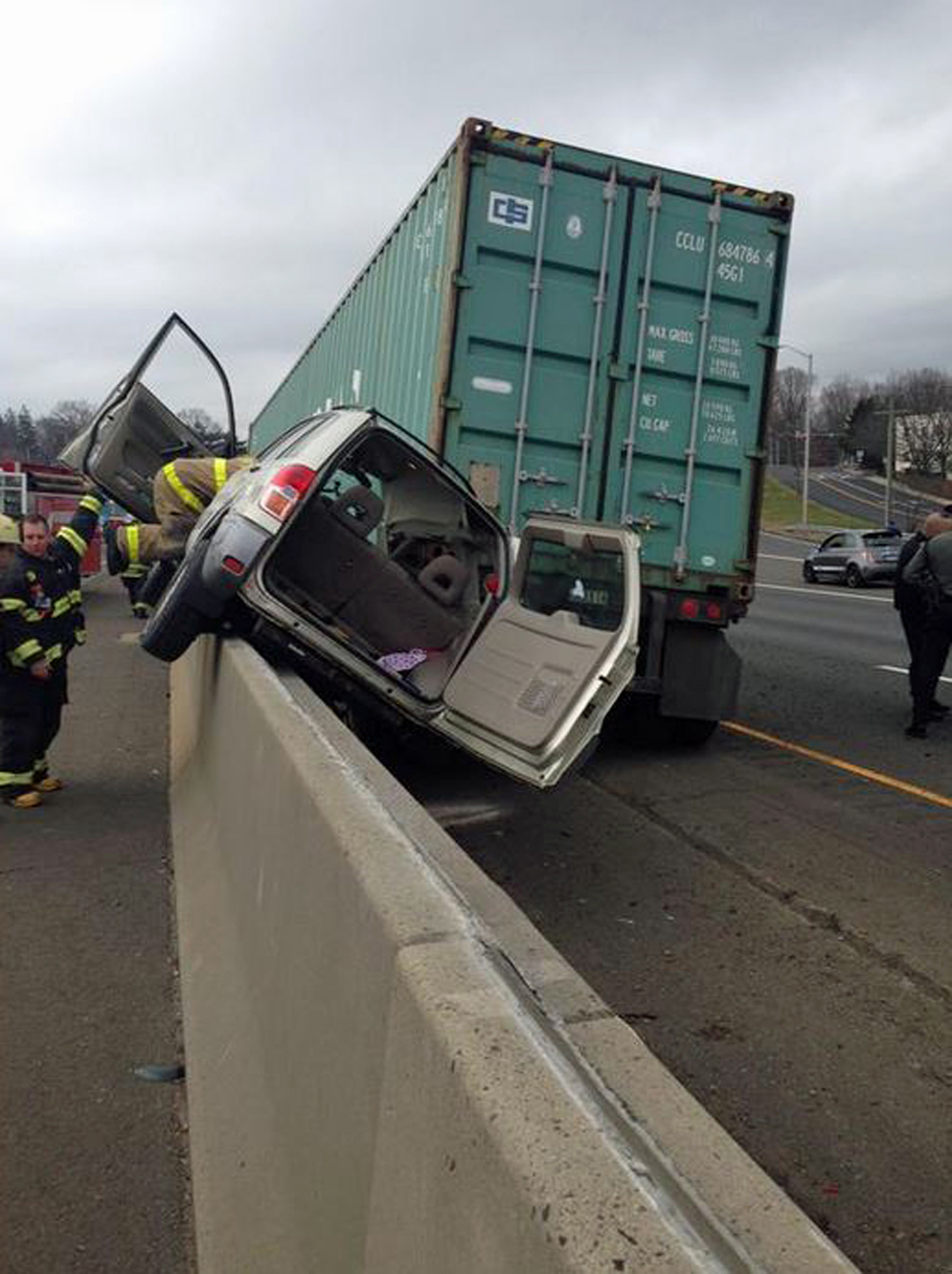 Driver in detached-trailer accident is cited