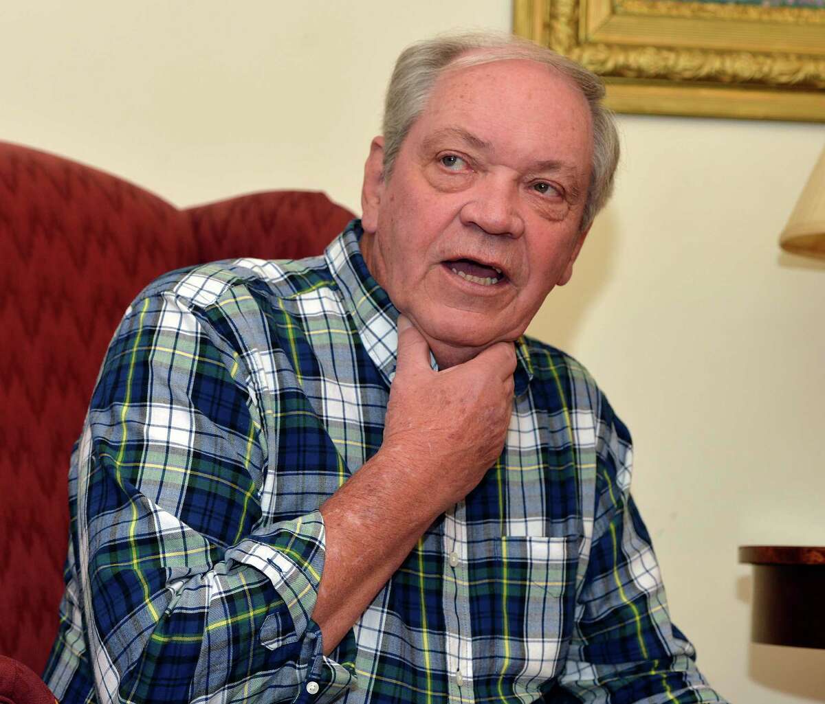 Girl, 7, survives plane crash that kills 4 in her family