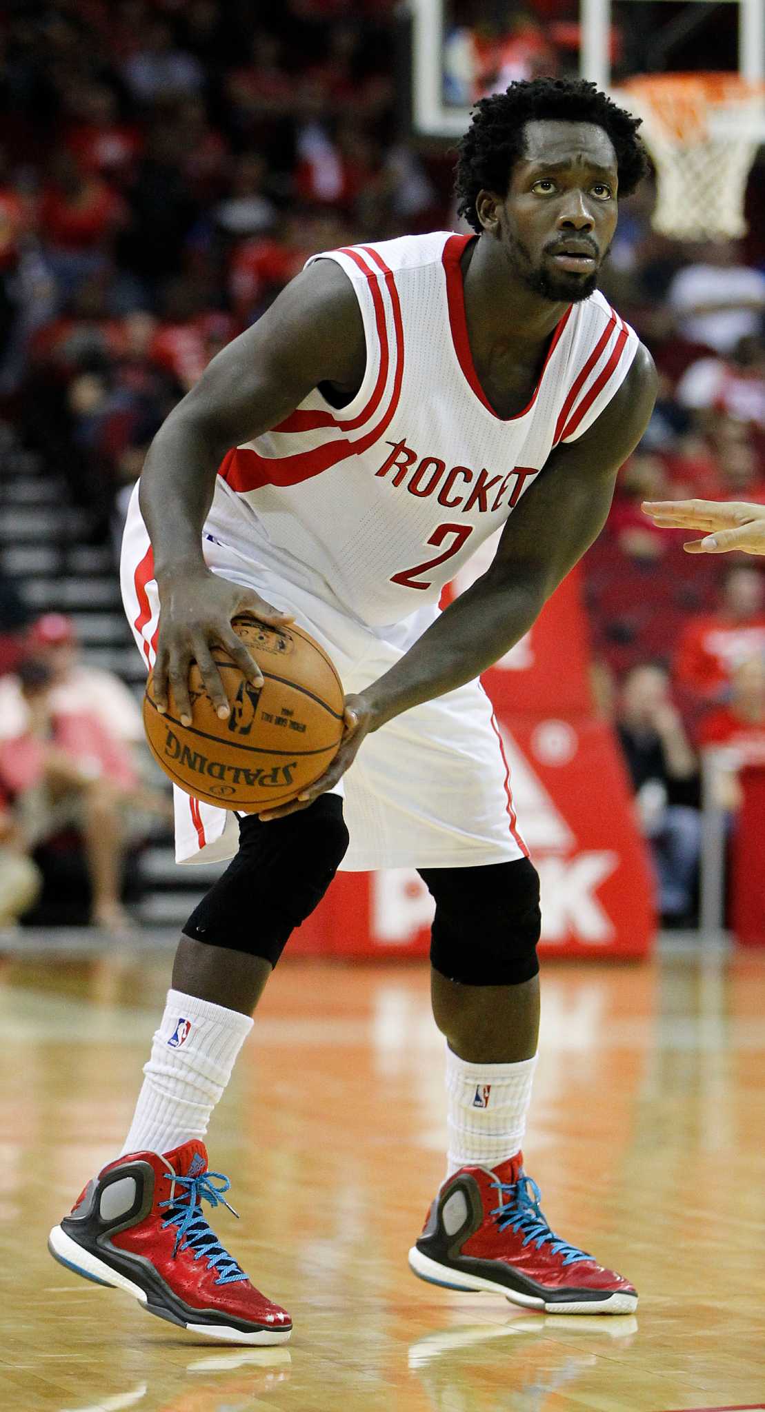 Chicago natives Beverley, Rose meet for first time as NBA players