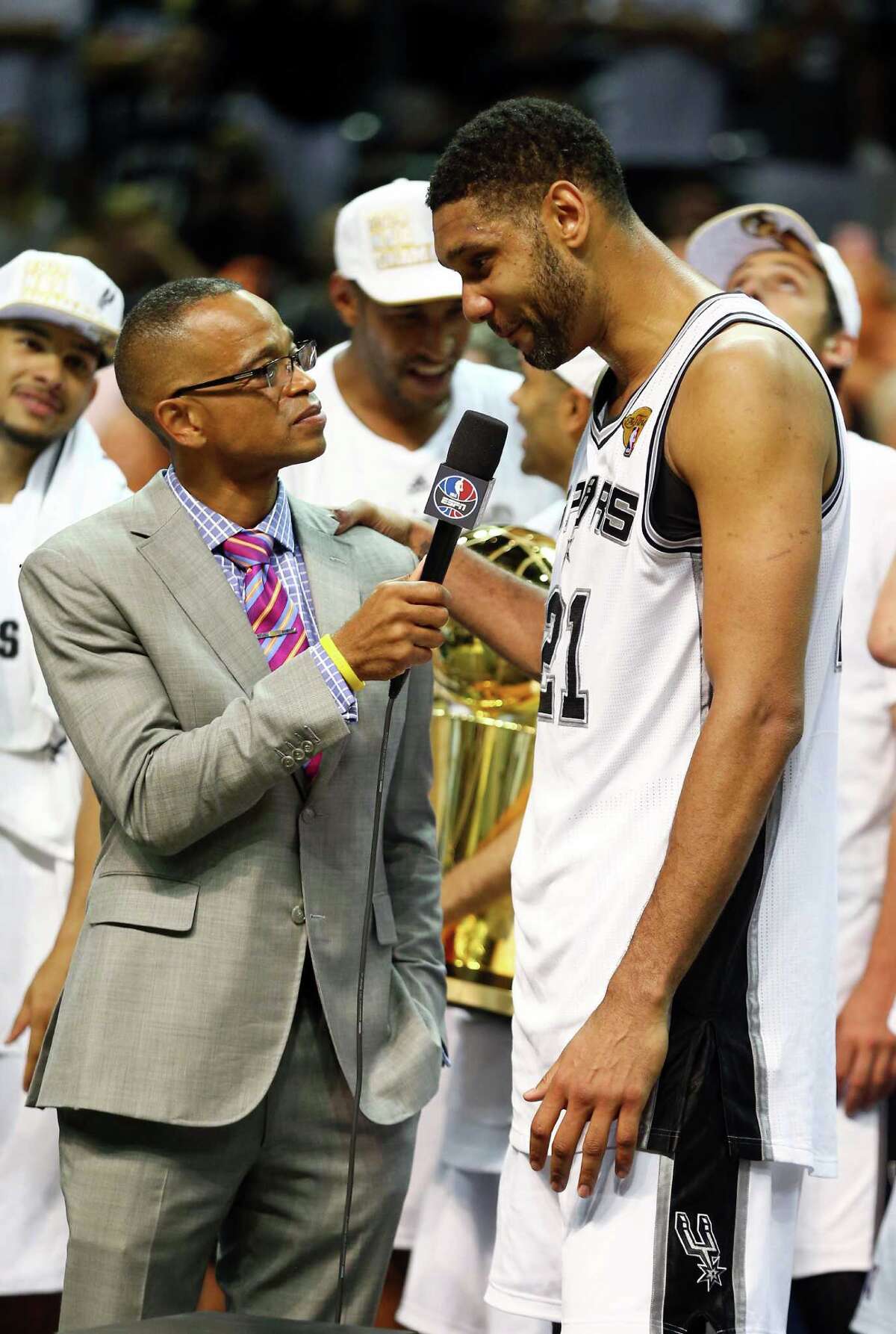 Longtime ESPN sportscaster Scott dies at 49