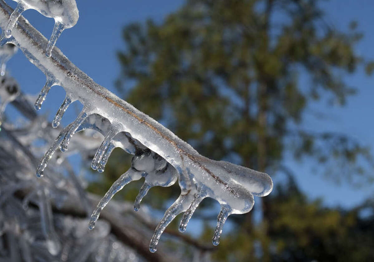 Post-New Year ice storm cripples large chunks of Texas