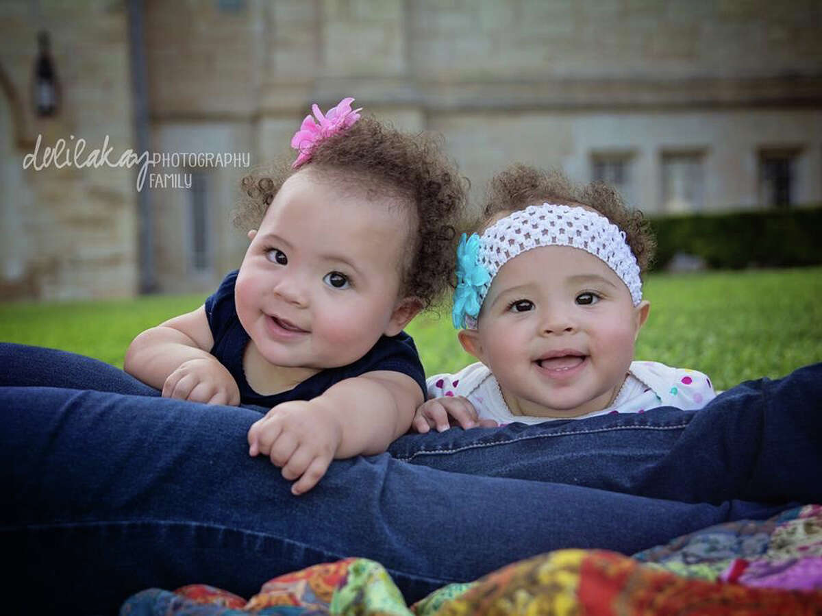 Texas twins born in different years celebrate first birthday