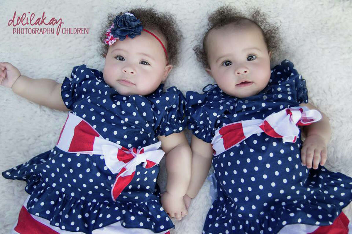 Texas twins born in different years celebrate first birthday