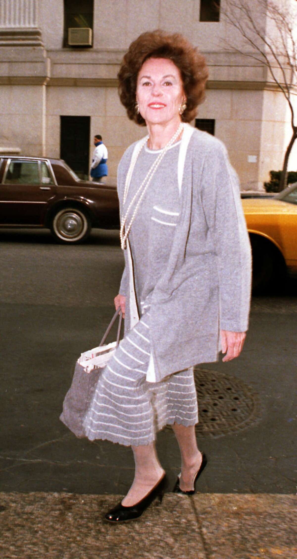 Bess Myerson, the 1st Jewish Miss America, dies at 90