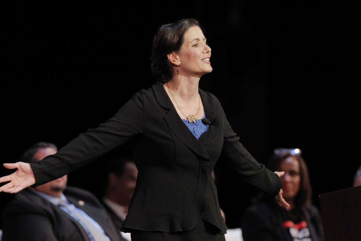 Libby Schaaf sworn in as Oakland’s 50th mayor