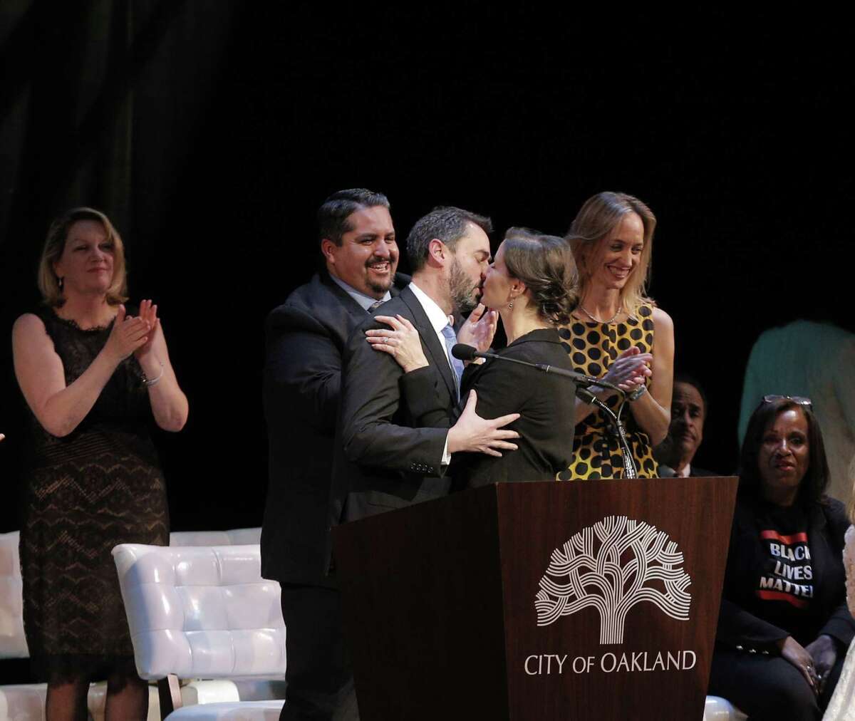 Libby Schaaf sworn in as Oakland’s 50th mayor