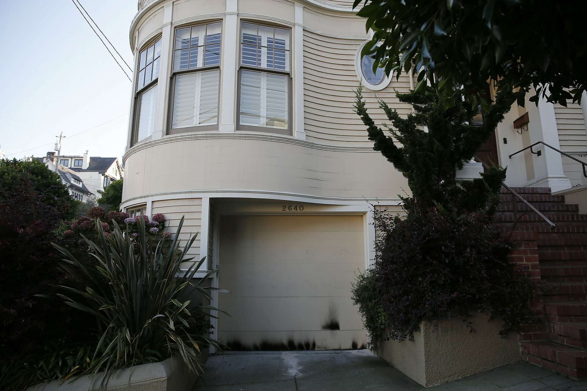 Attempted murder charge in 'Mrs. Doubtfire’ house arson attempt