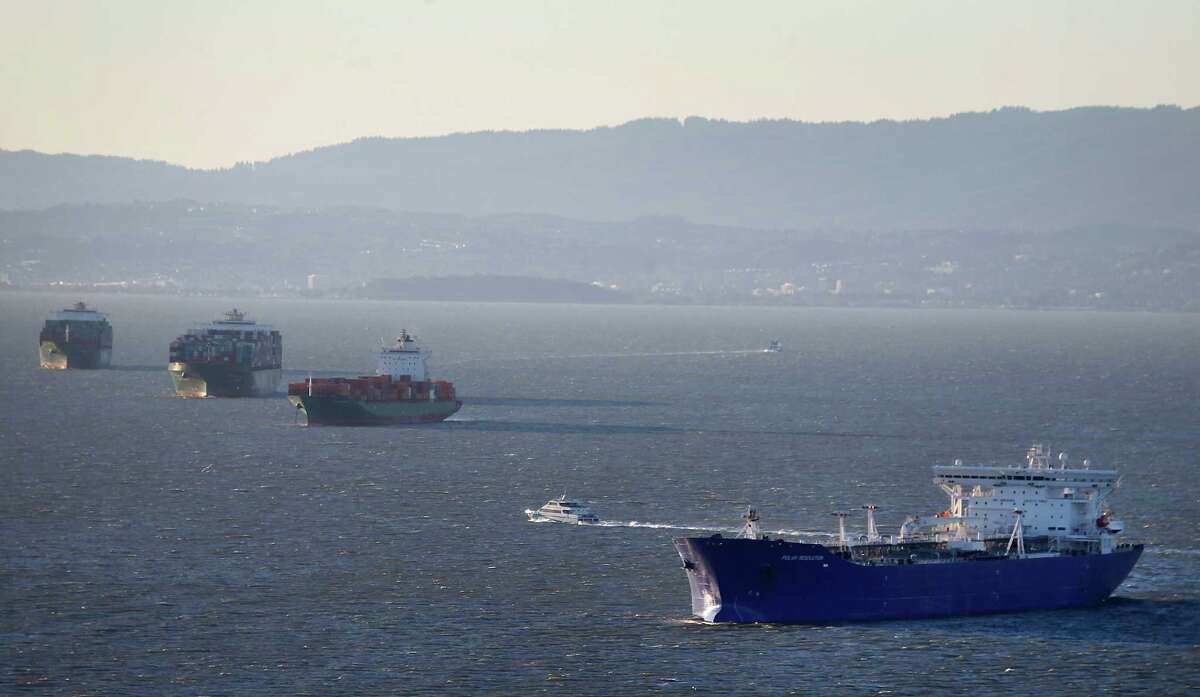 Federal mediators sail into dispute at ports including Oakland