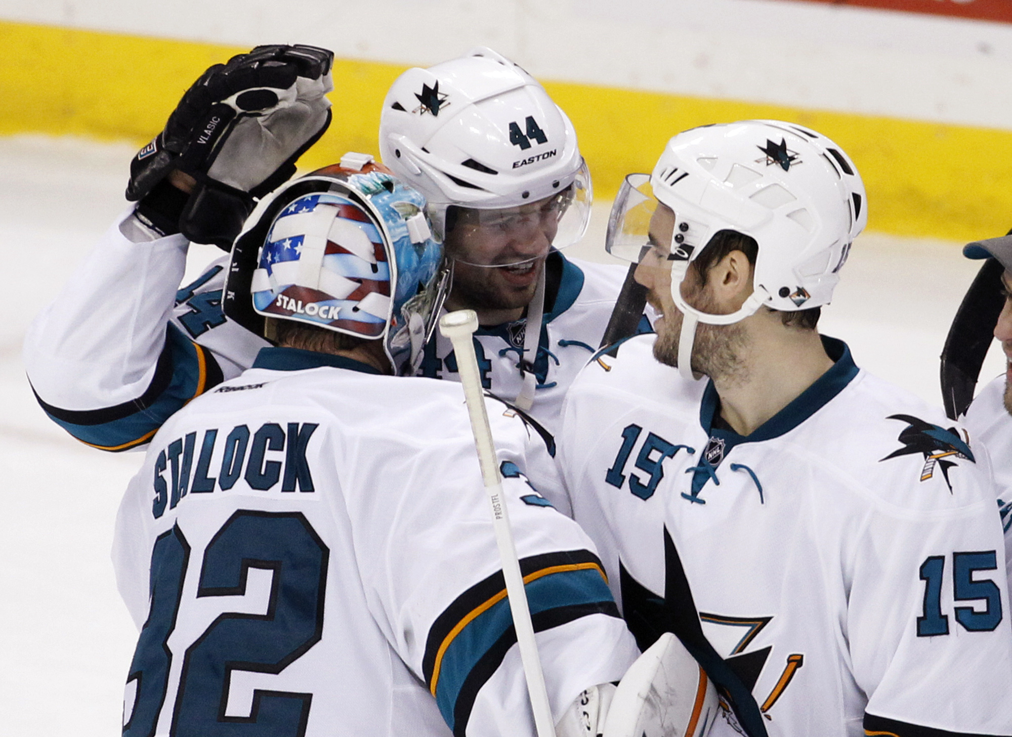 Vlasic delivers in late going for Sharks for 2nd straight game