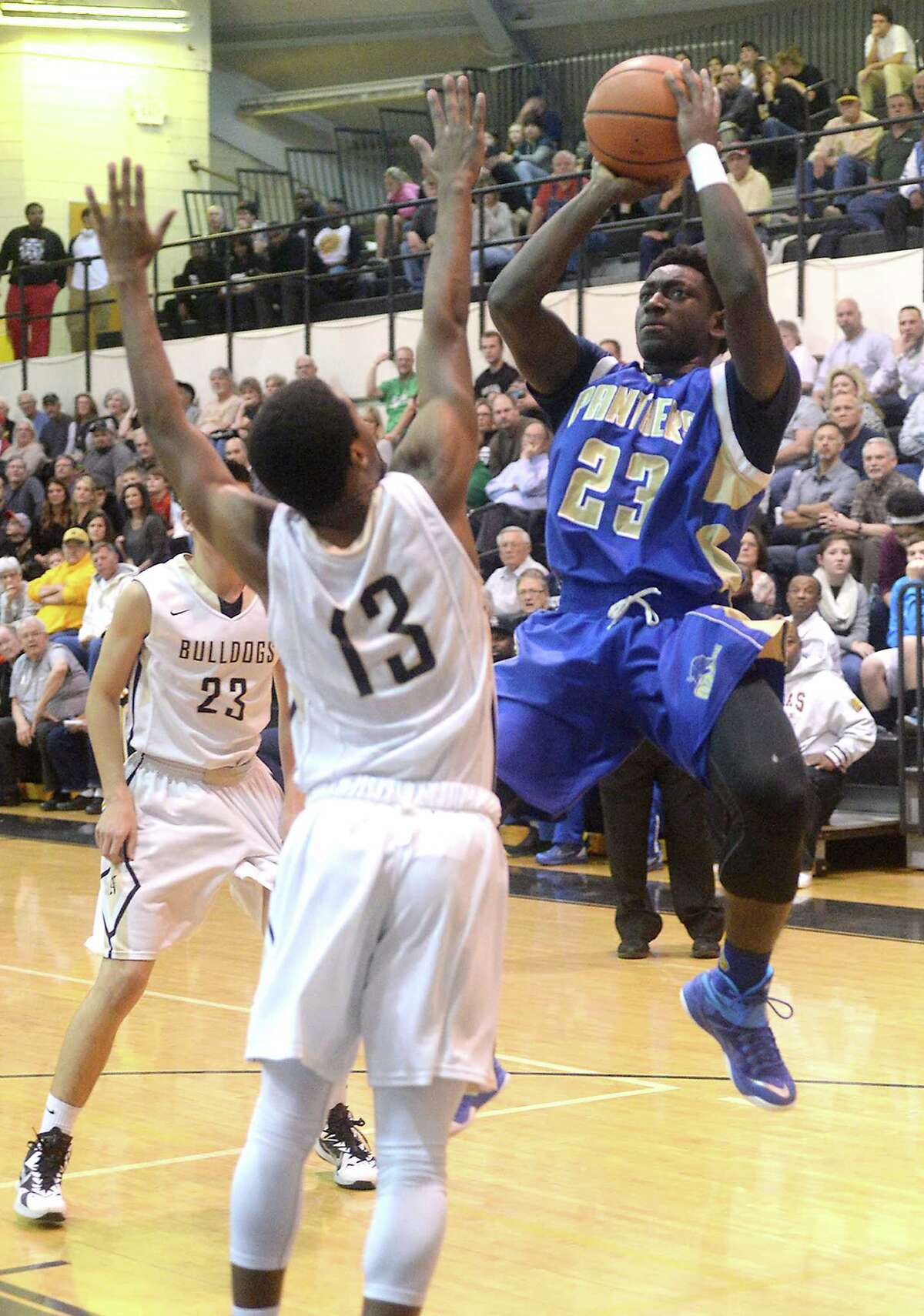 No.3 Ozen dominates Nederland