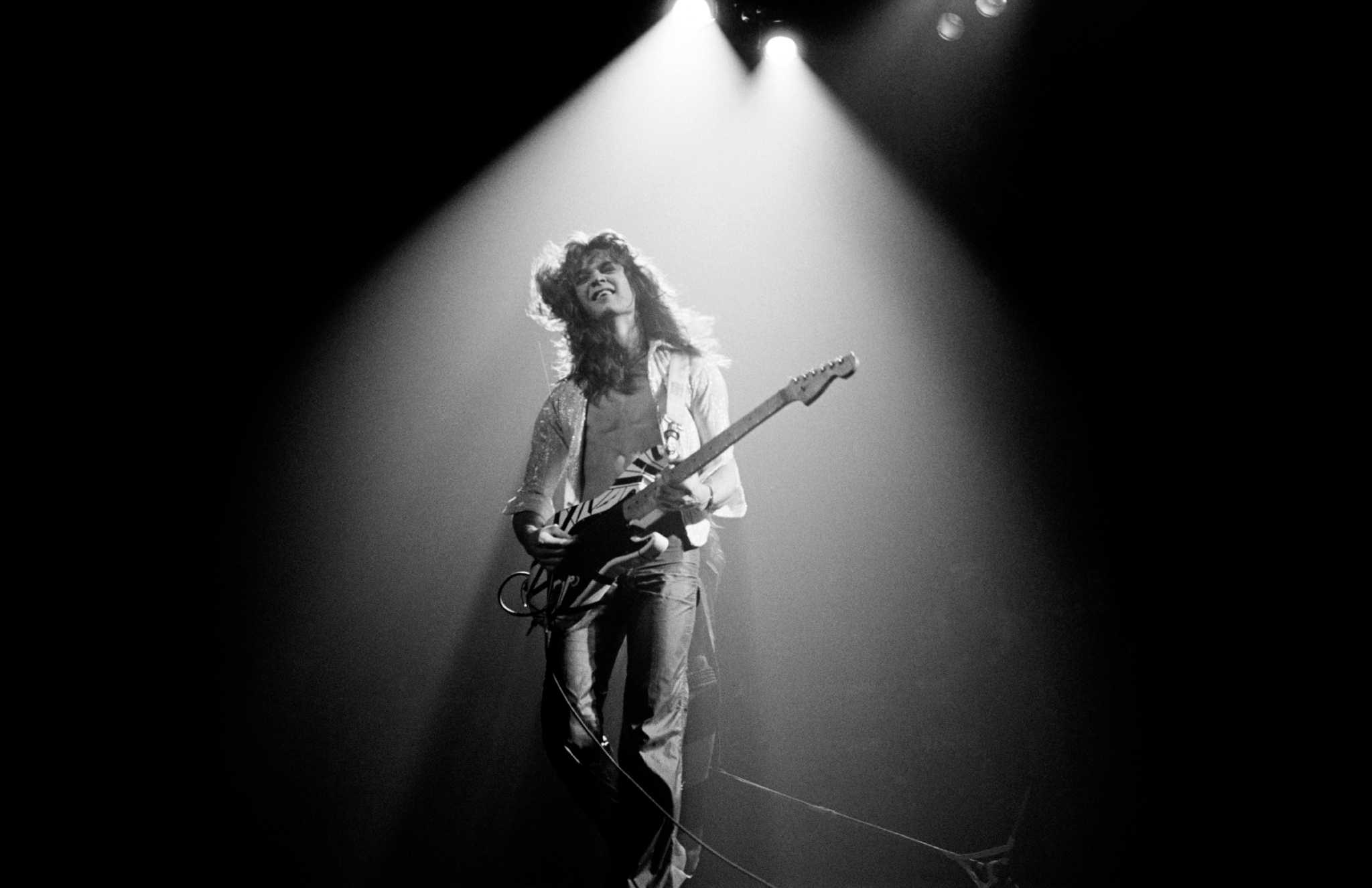 Louder! History of the electric guitar