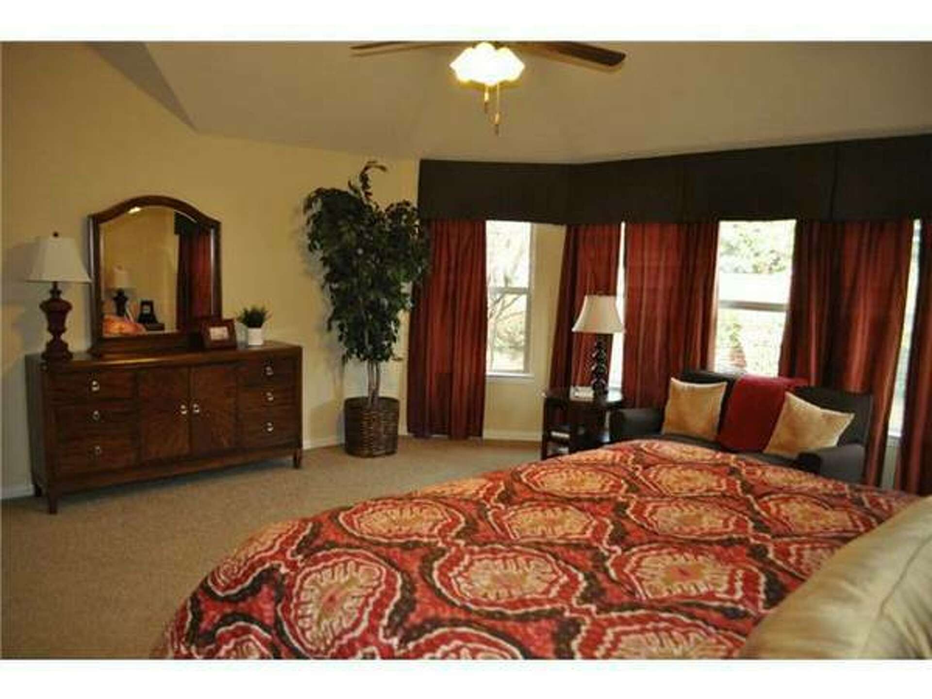 Austin ‘cutie’ offers free boarding, Wi-Fi to roommate with benefits on ...
