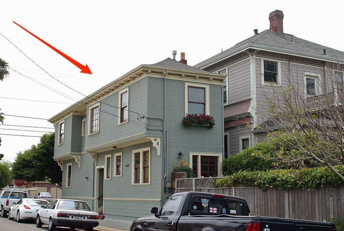 Home construction creates spiteful block of neighbor's solar panels