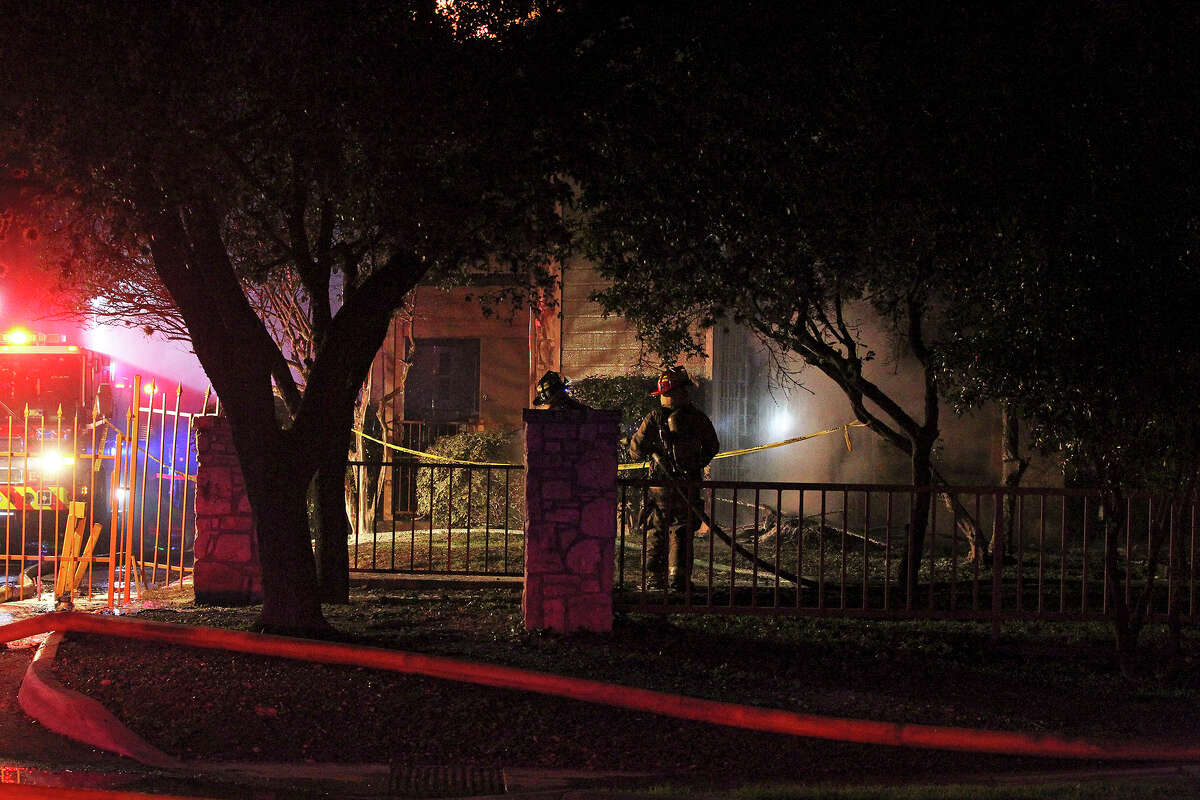 SAFD battles apartment fire on San Antonio's North Side