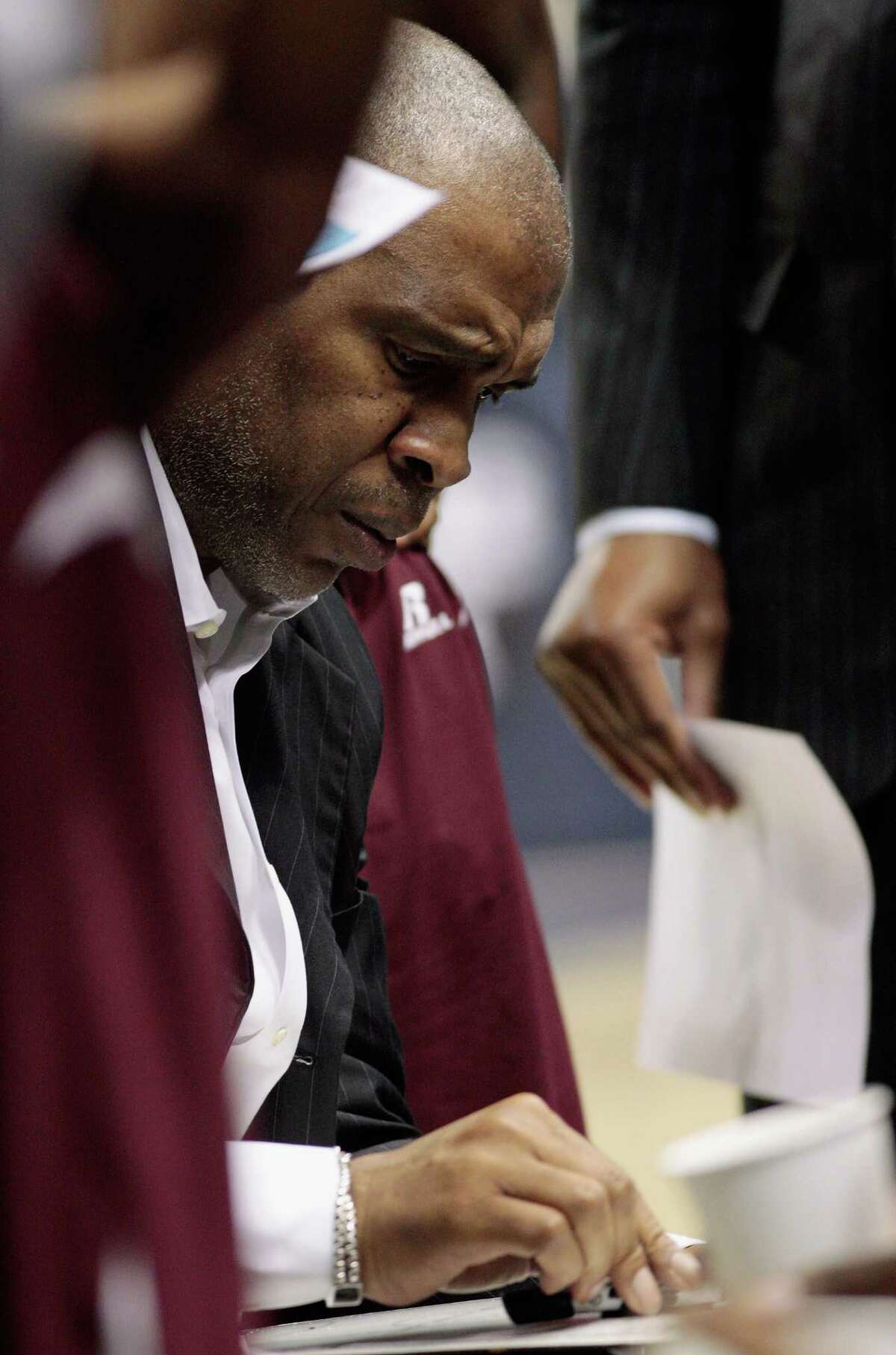 Coach Mike Davis leaving TSU basketball program