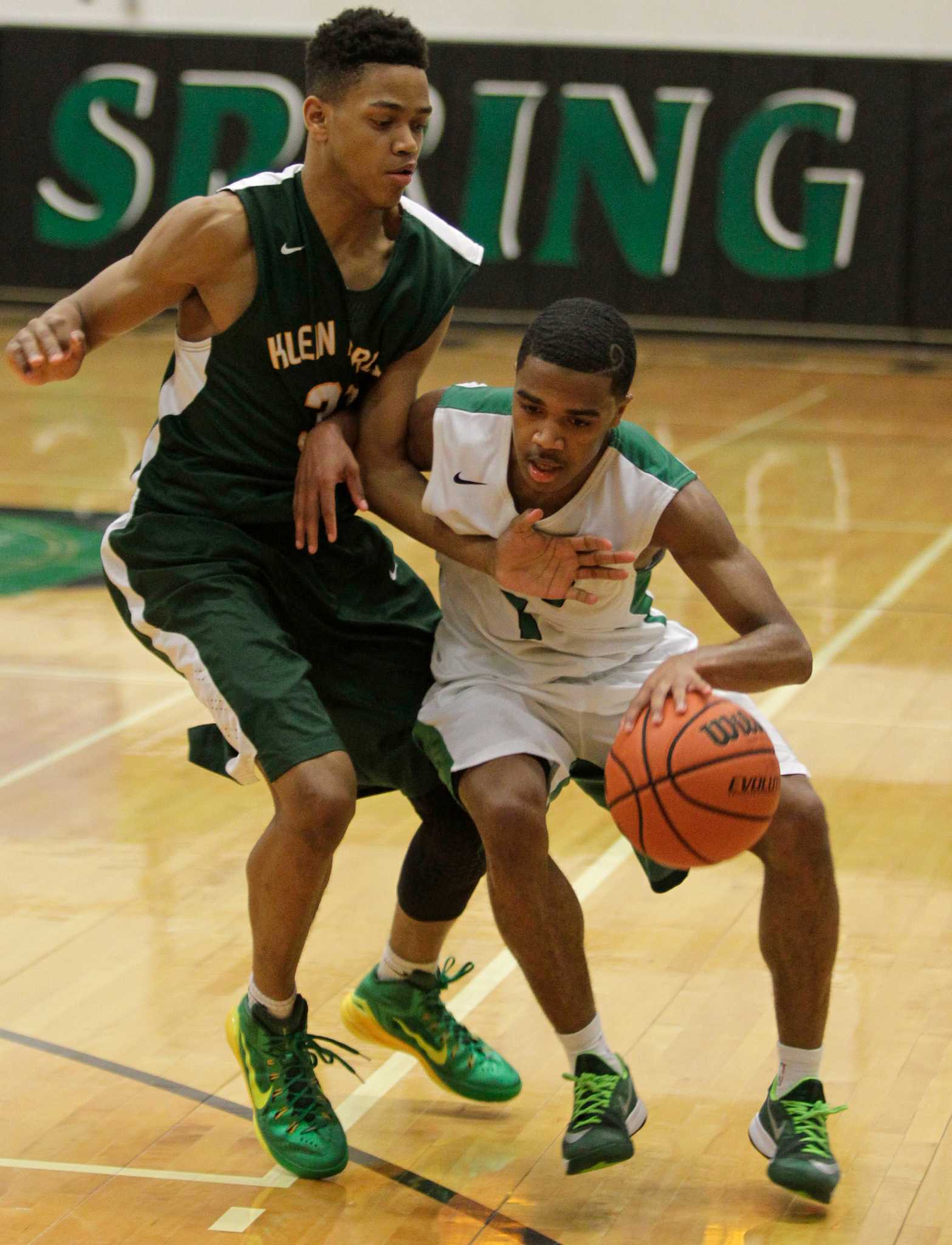 Hot fourth quarter pushes Spring past Klein Forest