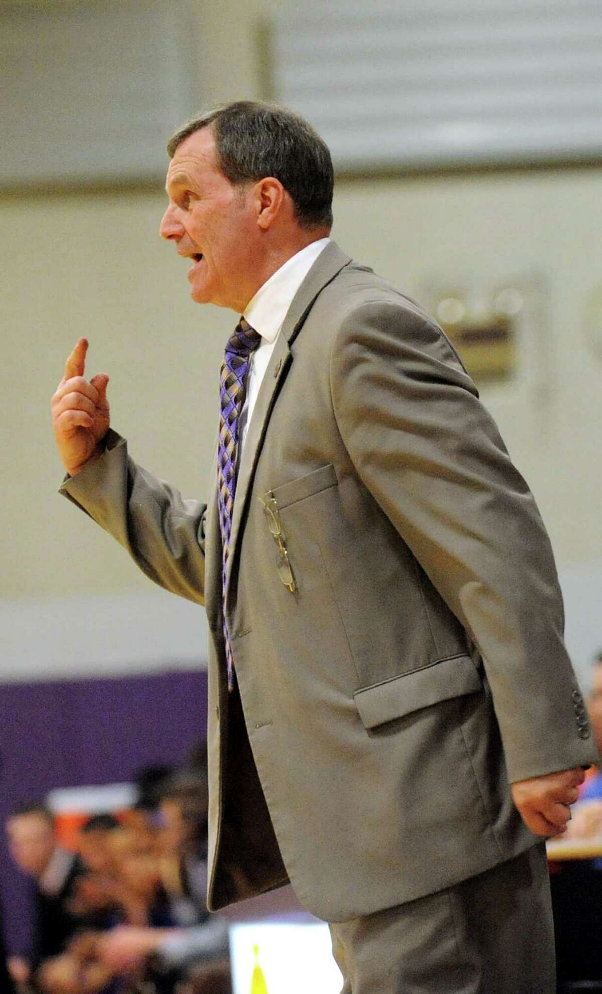 Duo spurs Flying Horses