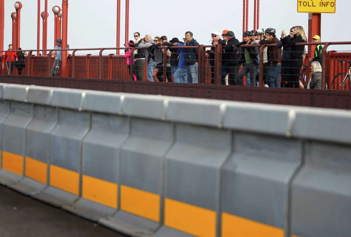 Golden Gate Bridge work finished early as barrier is installed