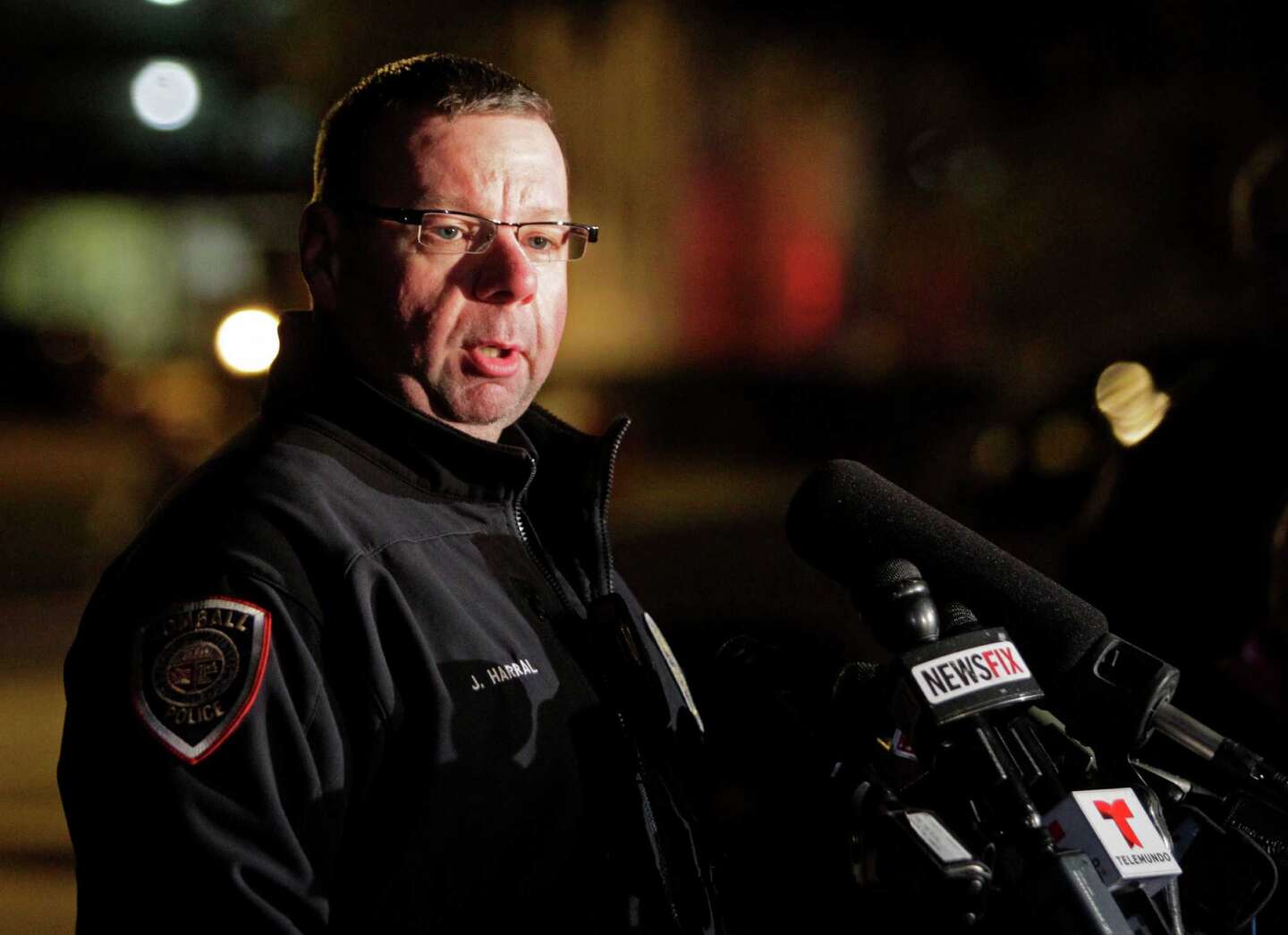 Tomball medical center on lockdown in standoff with intruder