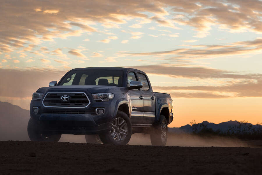 Toyota unveils its redesigned Tacoma pickup - ExpressNews.com