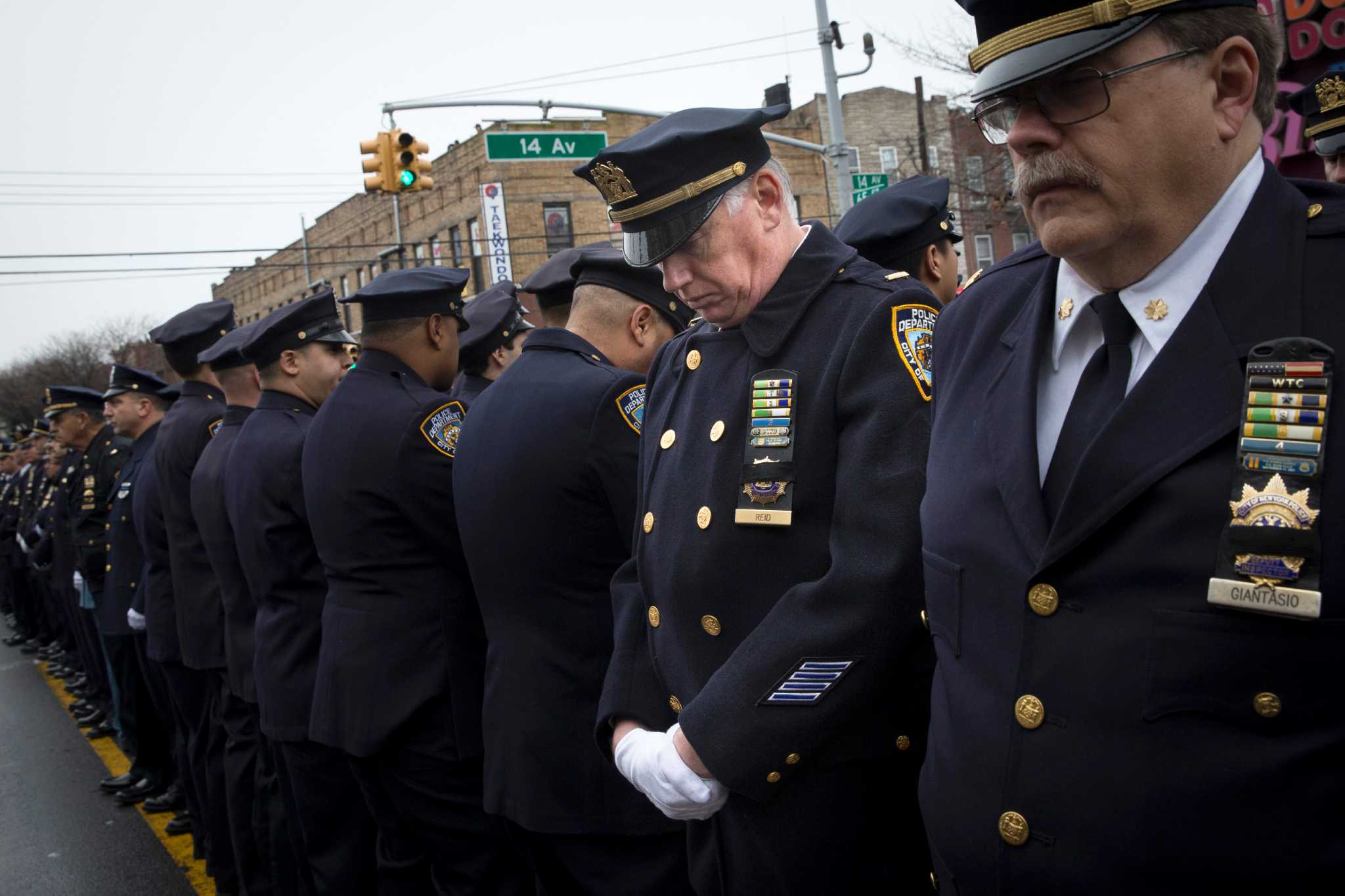 NYPD inspector’s report faults discipline on choke holds