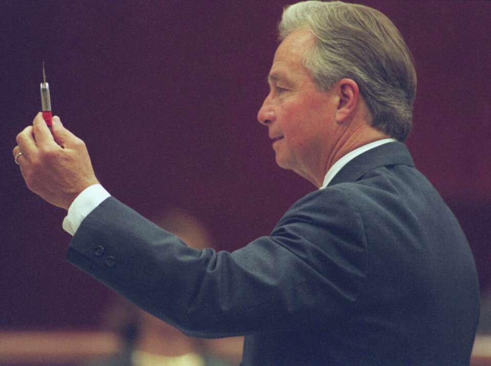 Young. Rich. Handsome. And deadly.