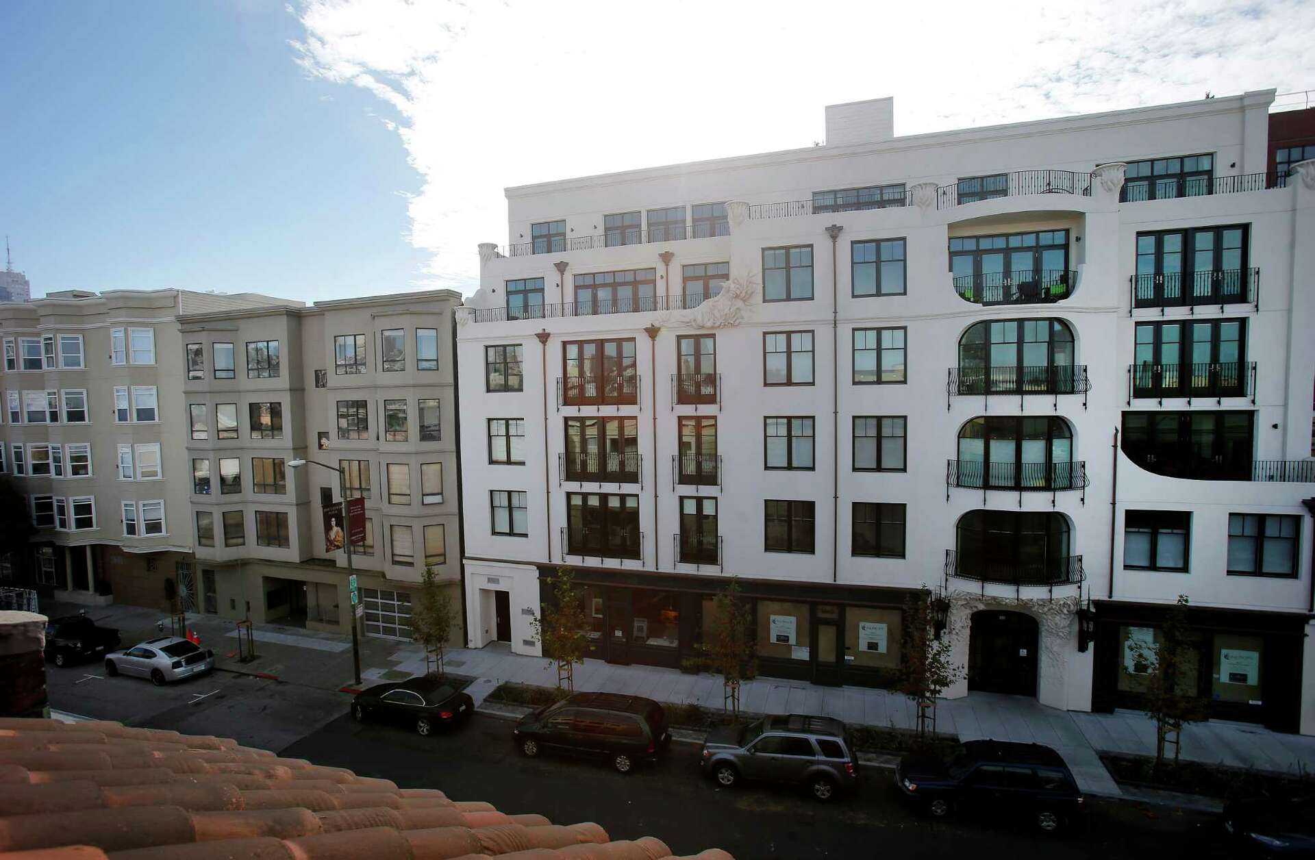1645 Pacific Ave.: Goofy new neighbor with heartfelt charm