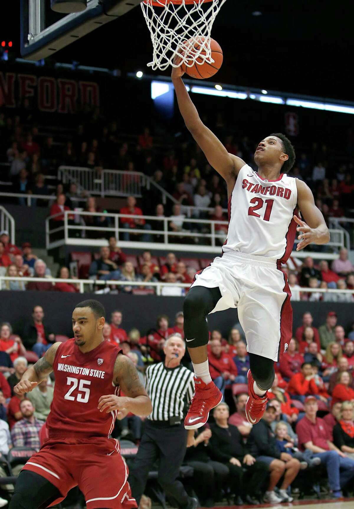 Experienced Anthony Brown helps Stanford in all phases of game