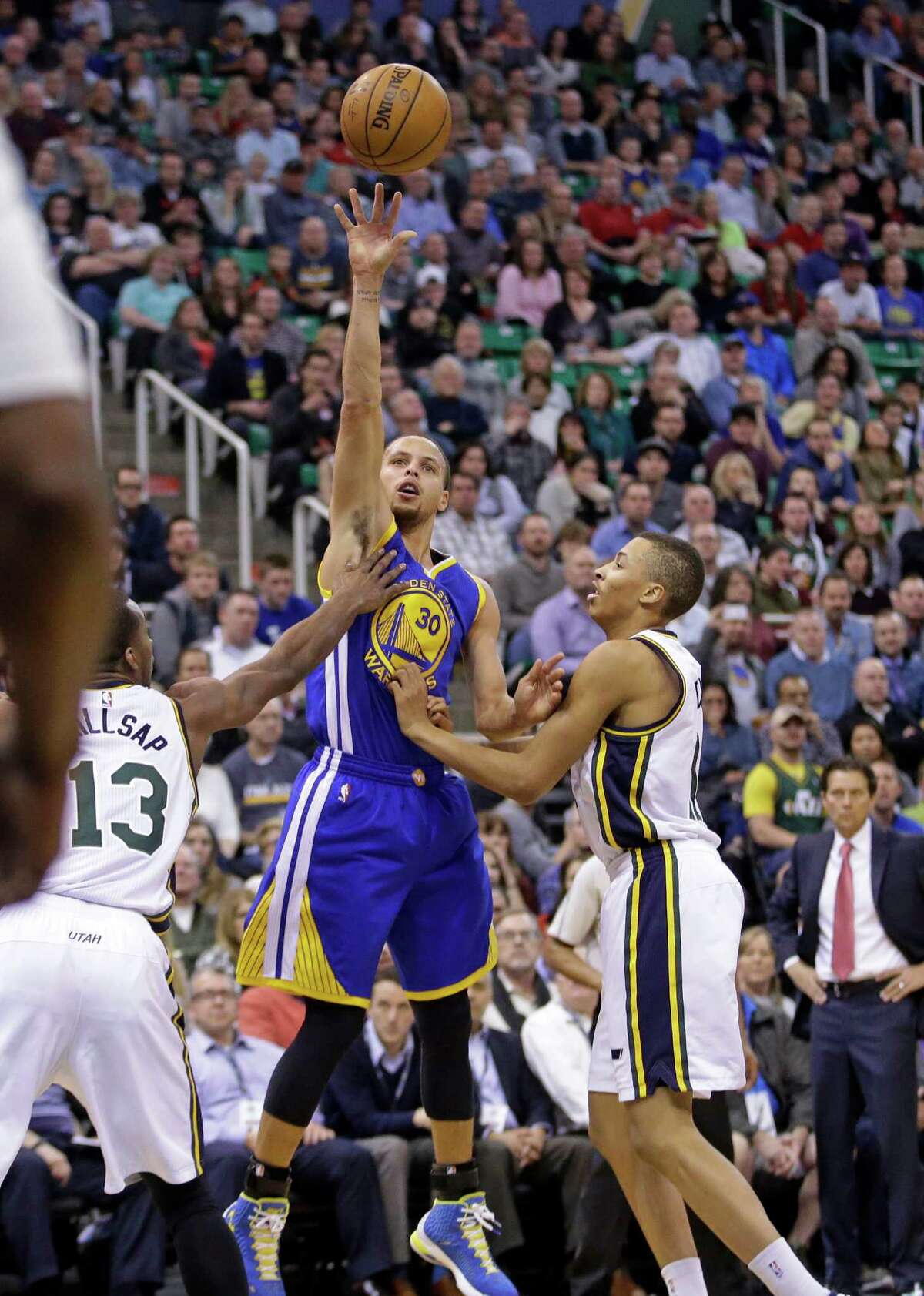 For Stephen Curry, basketball in hands is masterpiece theater