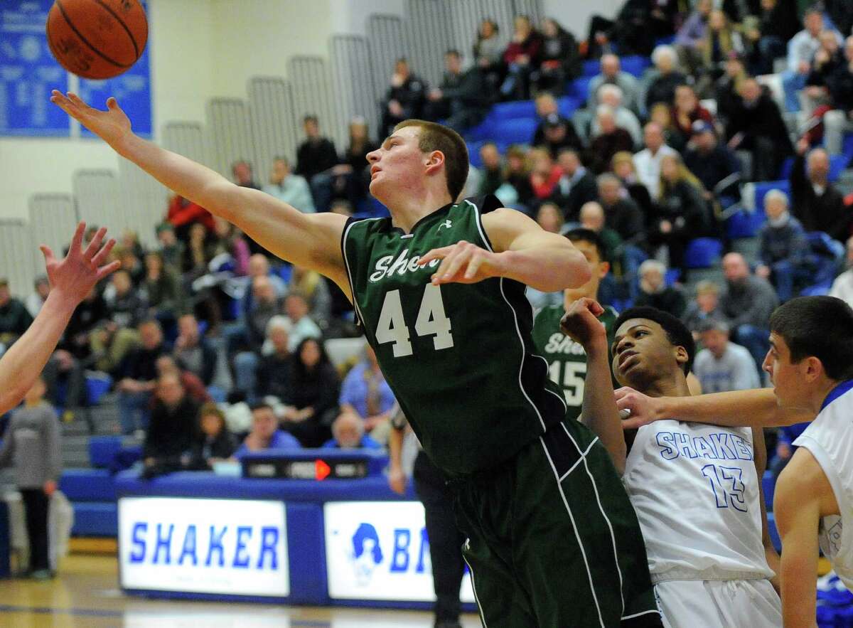 Shen boys' basketball routs Shaker