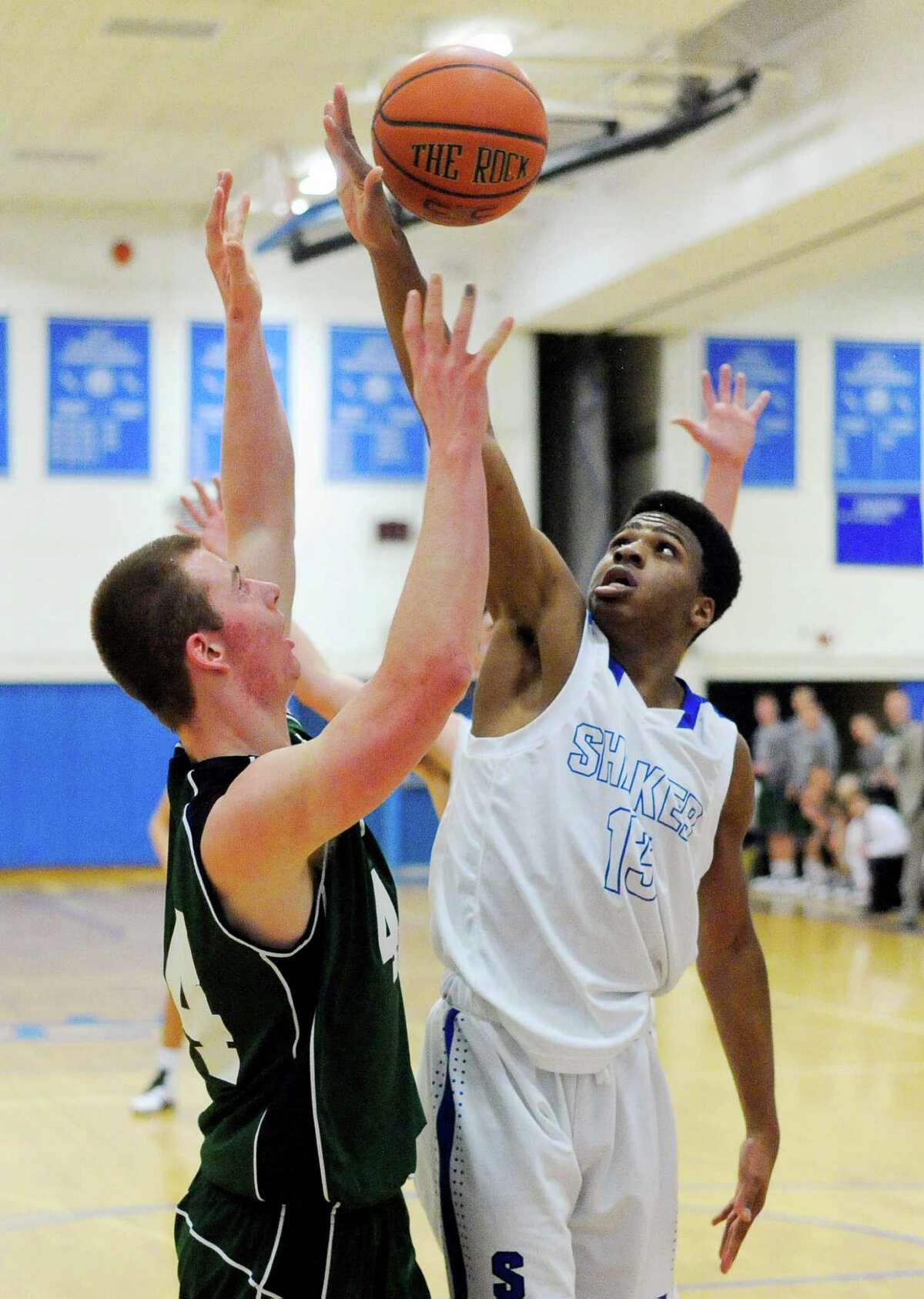 Shen boys' basketball routs Shaker