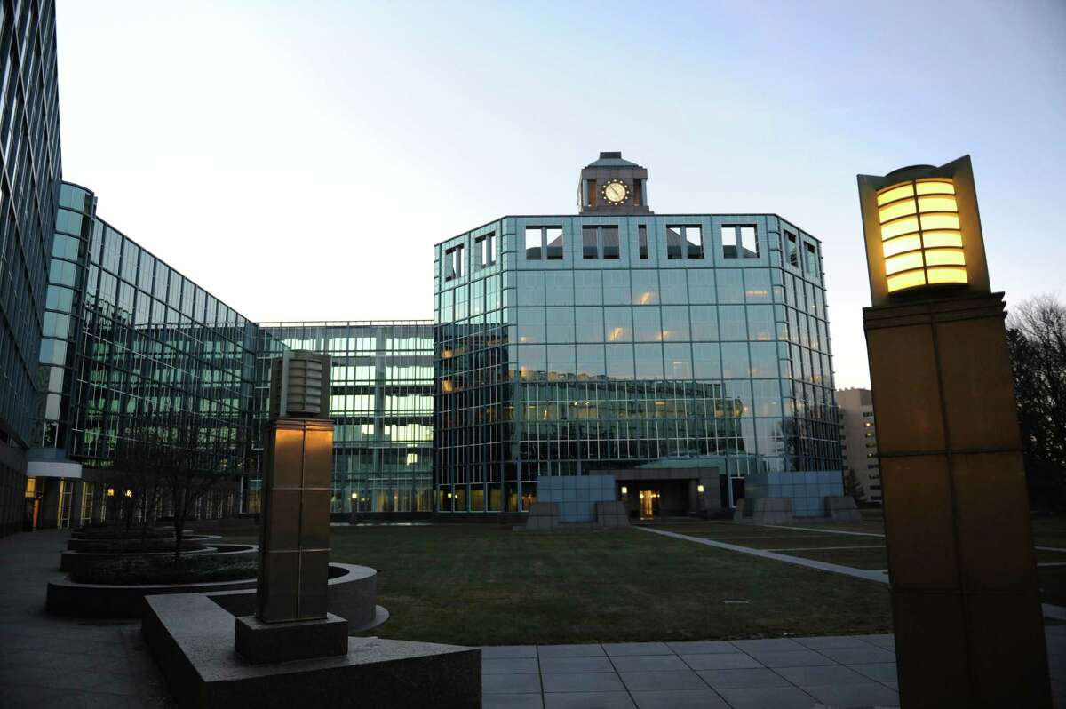 In "hoteling" concept, Deloitte says it has sufficient space for huge ...