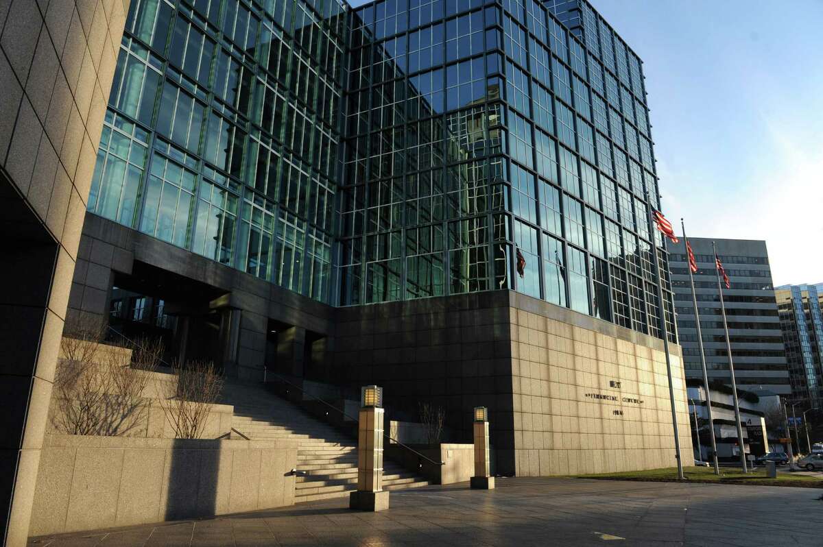 In "hoteling" concept, Deloitte says it has sufficient space for huge ...