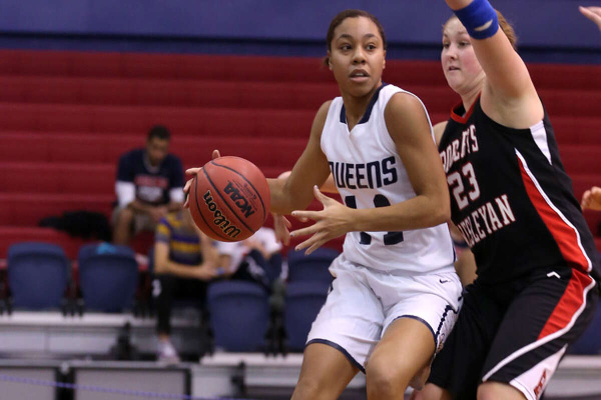 Campus Watch: Rowland continues to ascend for Queens