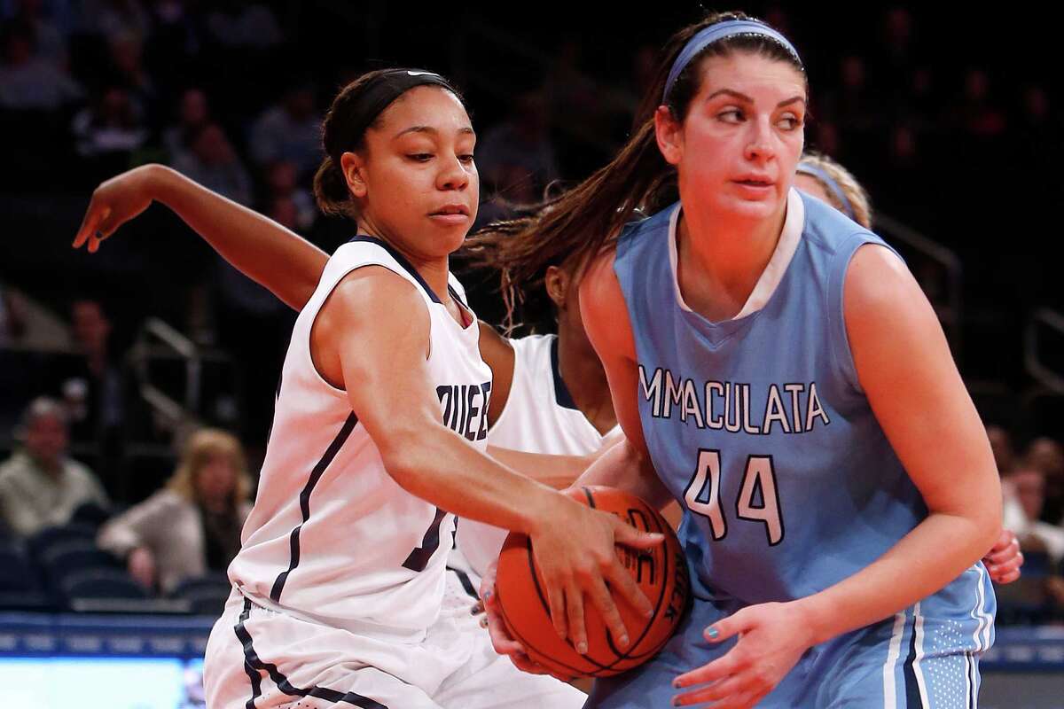Campus Watch: Rowland continues to ascend for Queens