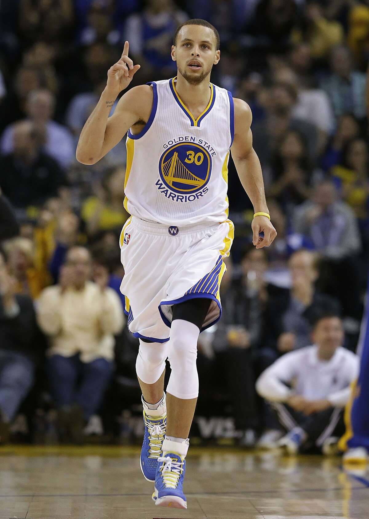 For Stephen Curry, basketball in hands is masterpiece theater